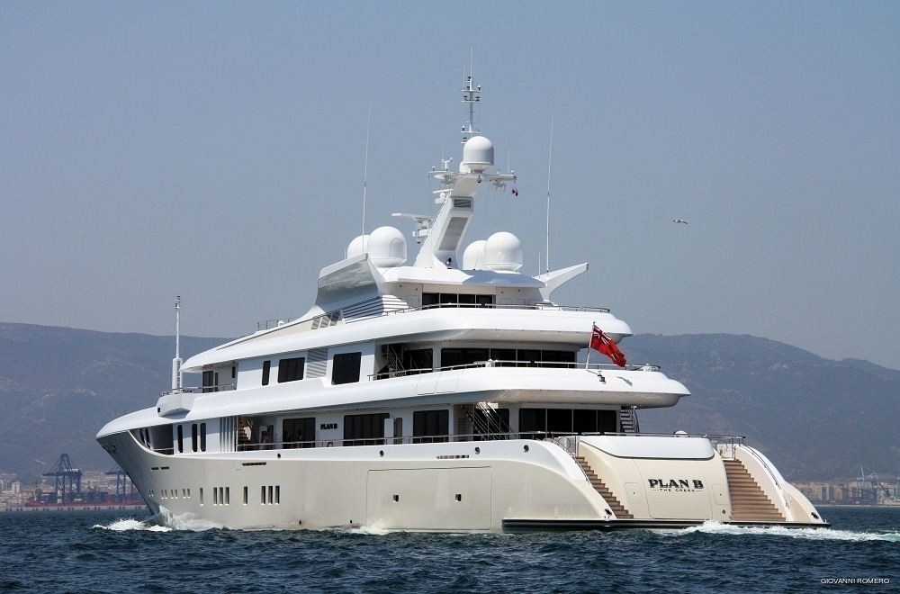Yacht PLAN B, ADM Kiel | CHARTERWORLD Luxury Superyacht Charters